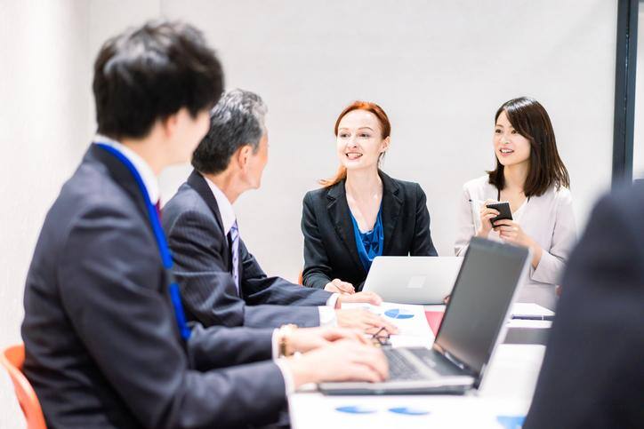 The Difference Between Consecutive and Simultaneous Interpretation